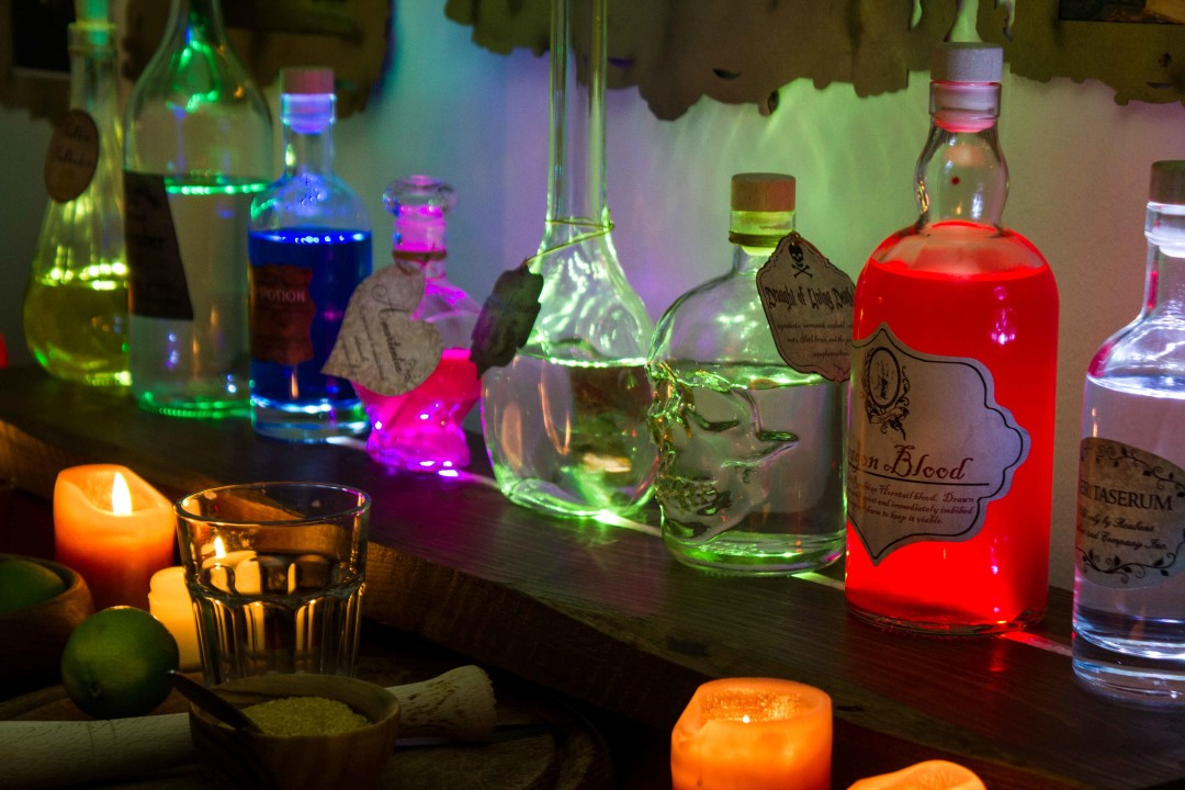 Hogwarts Potion Bar | Lightning Cosplay - Costumes, Accessories ...